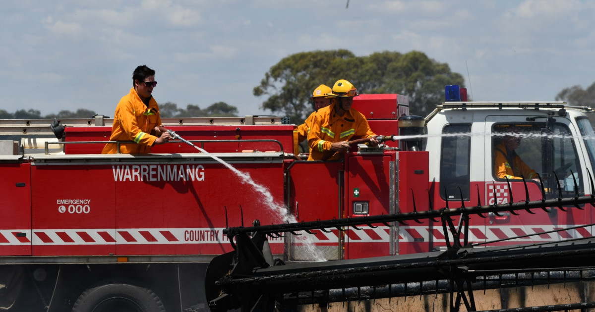 Brigades under pressure to control paddock fire | The Maryborough ...